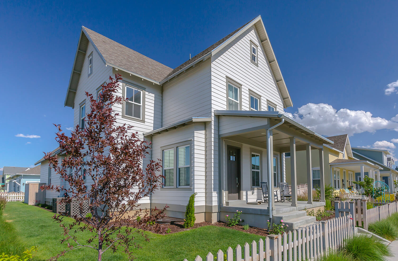 The Surprising Benefits of a Corner Lot - News | Oakmont Development